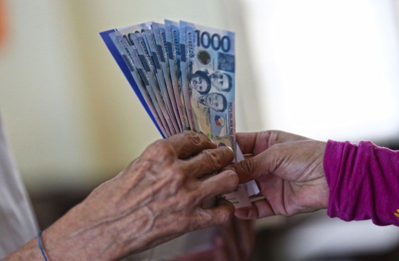 How Much GSIS Gives To Pensioners as Christmas Cash Gift? | PhilNews