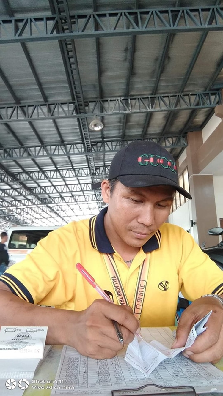 Bus Conductor Sacrifices Life to Save Passenger in Tragic Accident ...