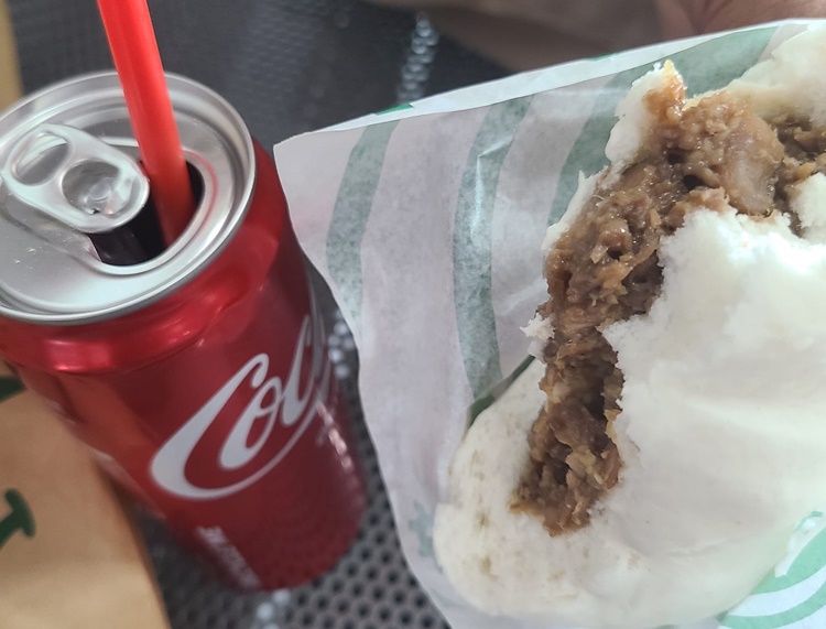 Content Creator Receives Free Siopao From Fan “d nya tinanggap ang ...