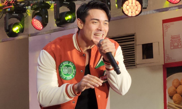 Xian Lim Singing Mandarin Song "Ting Hai" ("Listen To The Sea") | PhilNews