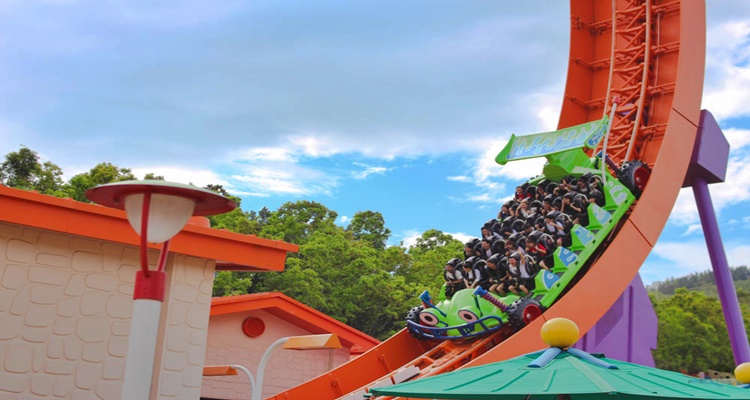 Hong Kong Disneyland Rides You Must Try, Tickets, and Other Details ...
