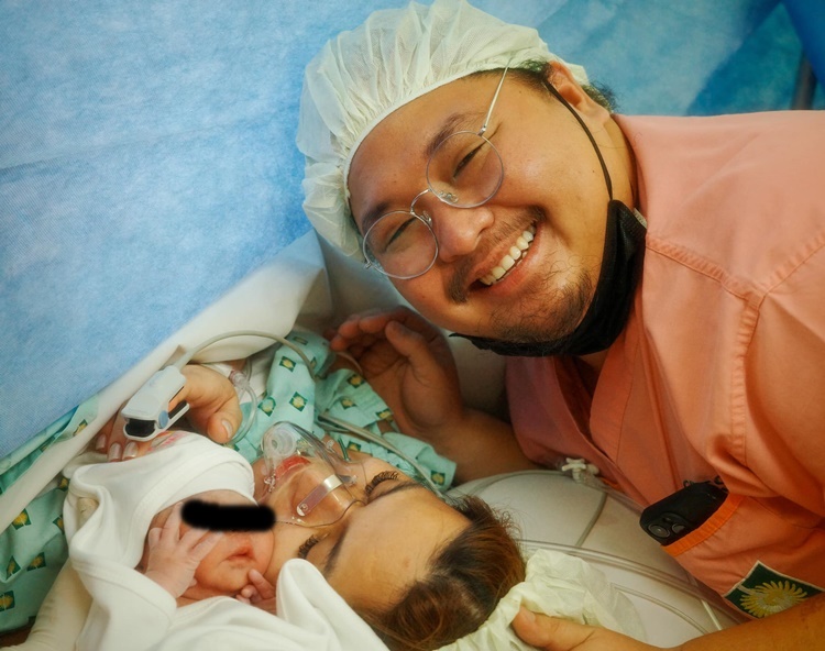 Ninong Ry Welcomes Newborn Child ‘Rue’| PhilNews