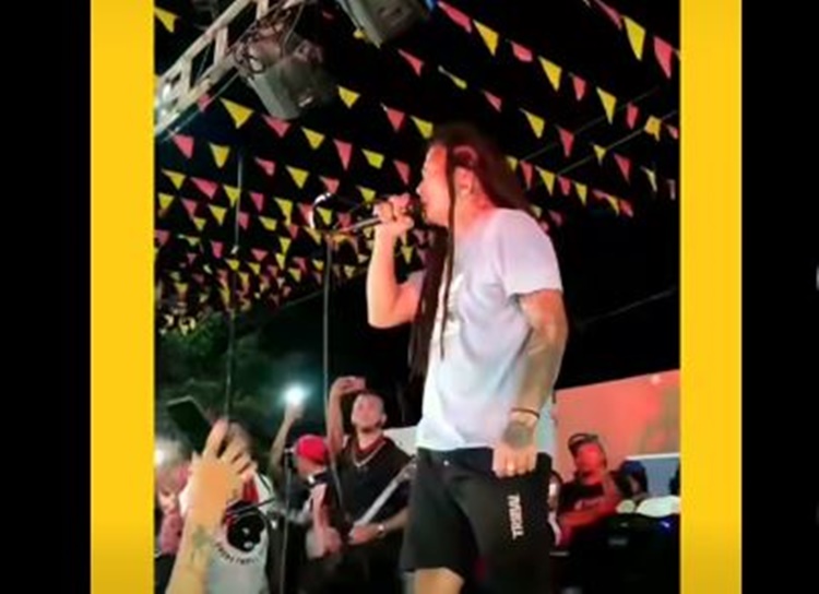 Siakol's New Vocalist Warren Aurin Strikes Microphone Amid Event | PhilNews