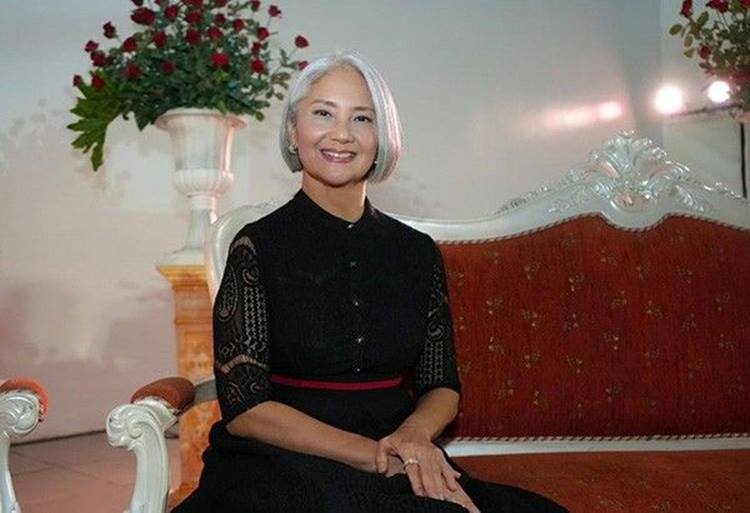 Timmy Cruz On Her Working Relationship w/ Bea Alonzo In 'Widow's War ...