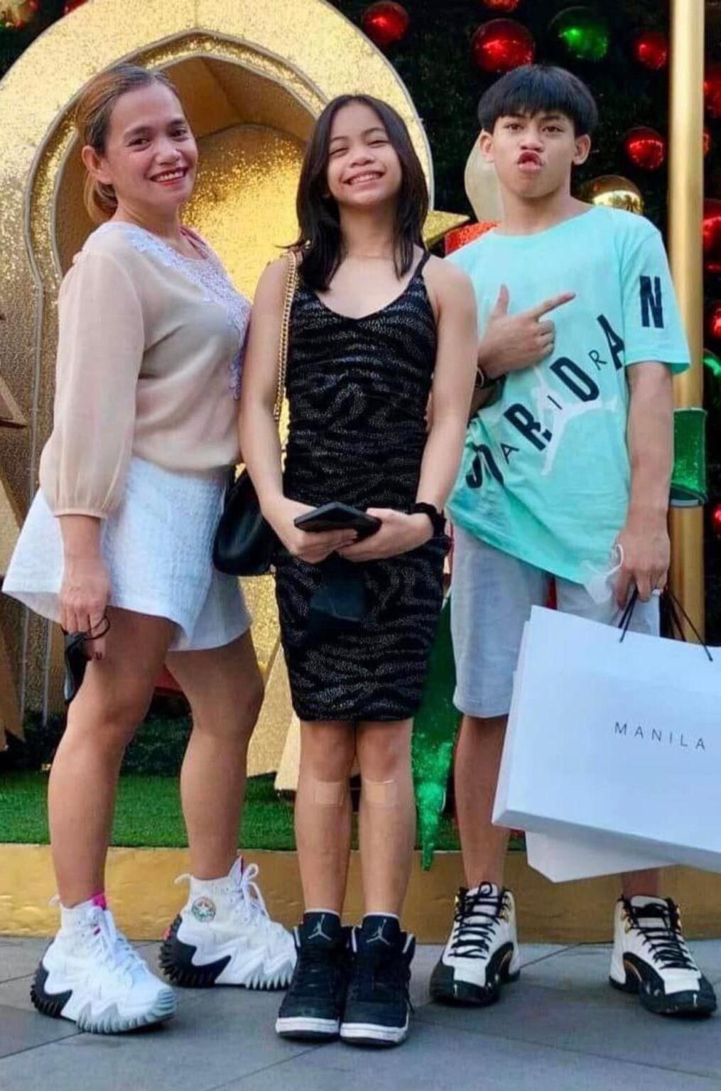 Carlos Yulo's Mother Angelica Posts Gifts Given by Other Children | PhilNews