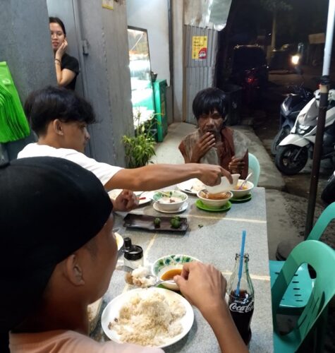 Male Customer Disappointed w/ Vendor Due to Alleged Mistreatment of ...