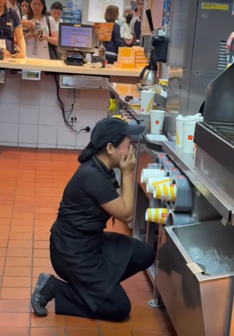 Fast-Food Service Crew Gets Emotional After Passing LET | PhilNews