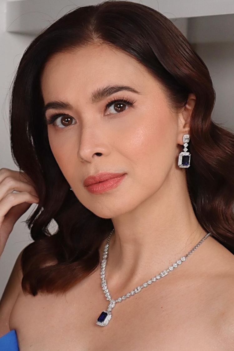 Sunshine Cruz Avoids Being Interviewed About Atong Ang| PhilNews
