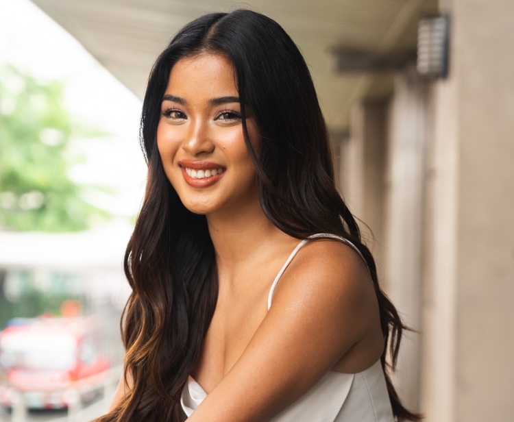 Bela Padilla Admires Shuvee Etrata's Beauty | PhilNews