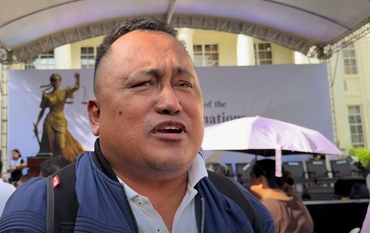 59-Year-Old Man Finally Passes BAR Exams After 11 Attempts | PhilNews