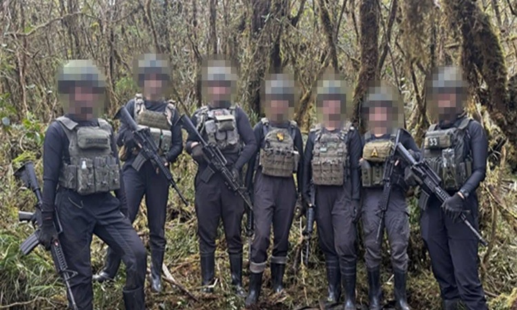 Female Soldiers Lead Bold Strike Against NPA Hideout in Mindanao | PhilNews