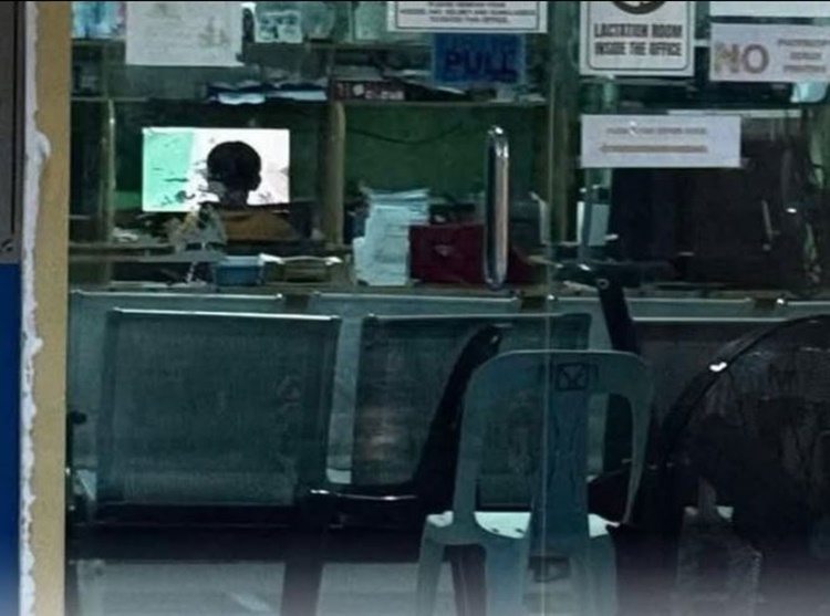 Barangay Captain's Son Seen Playing Roblox Using Barangay Computer Goes ...