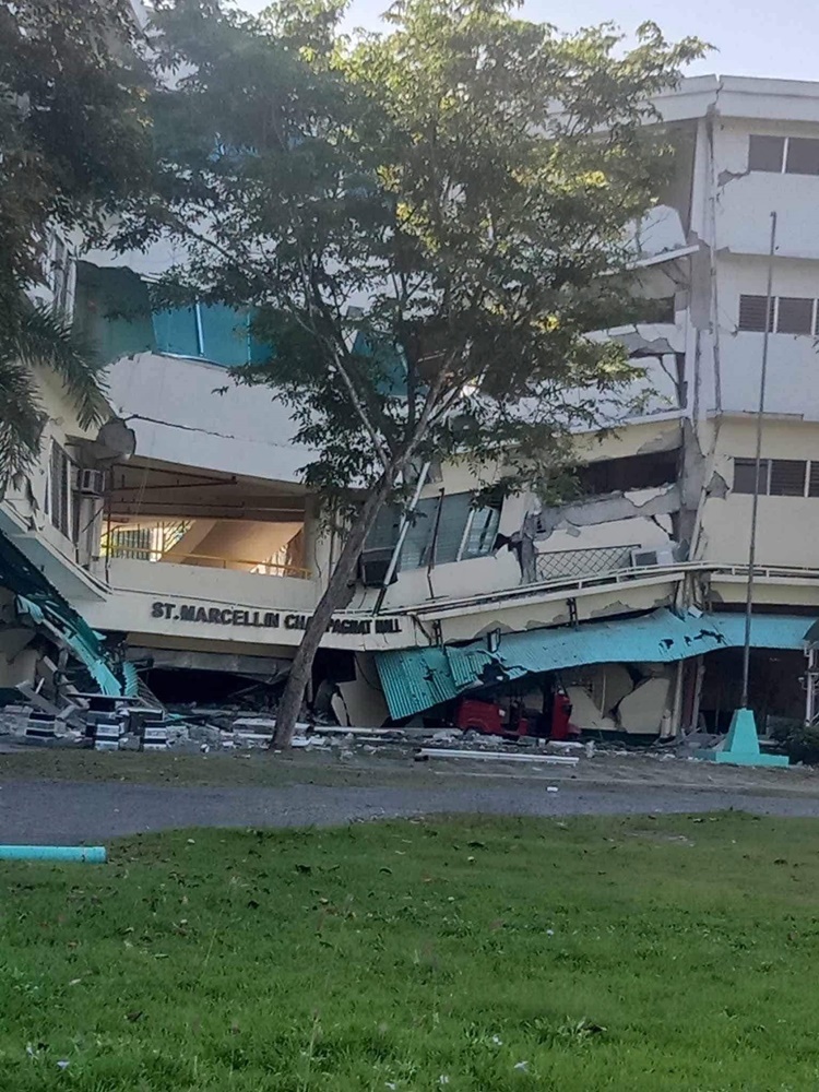 School Buildings Collapsed After Powerful Magnitude 7 Earthquake Hits ...